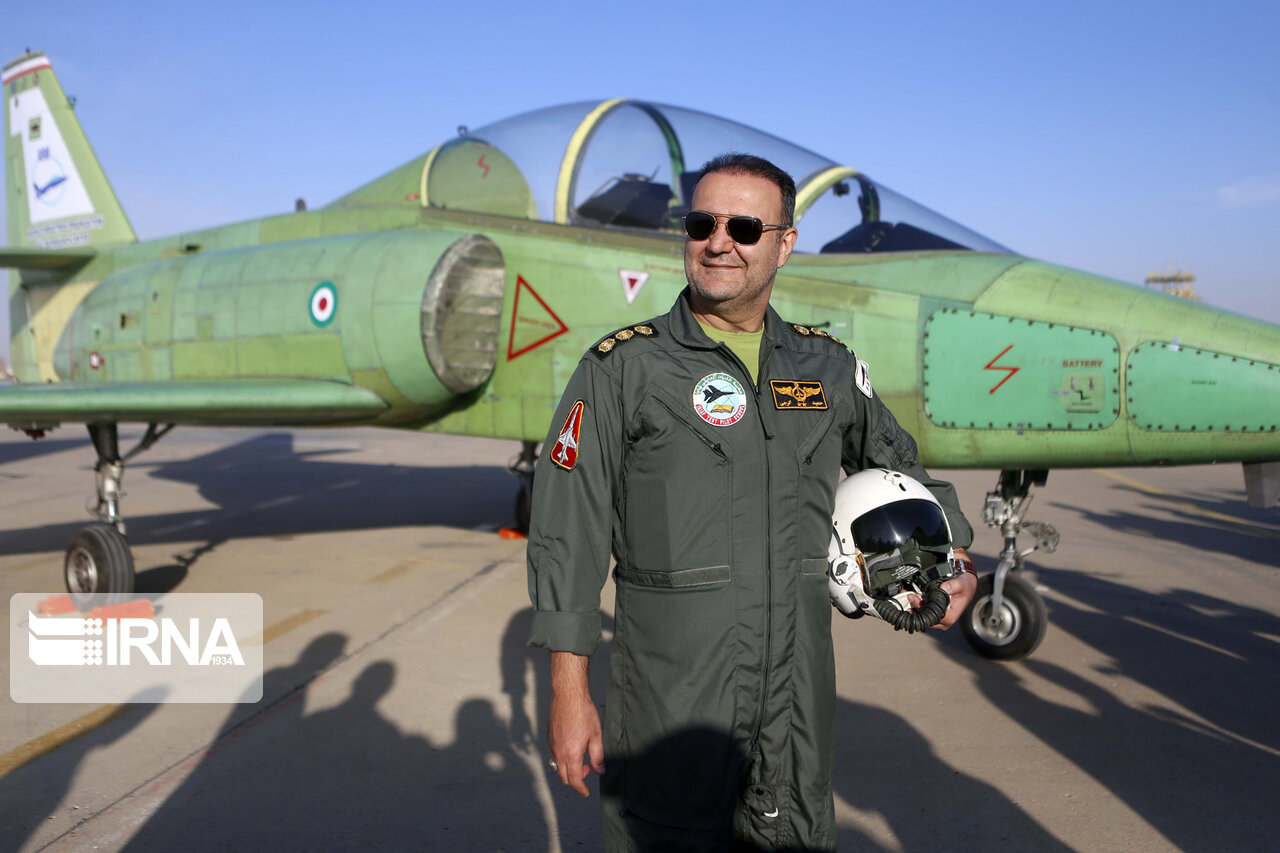 IMAGENS: Novo jato de treinamento iraniano Yasin realiza primeiro voo ...