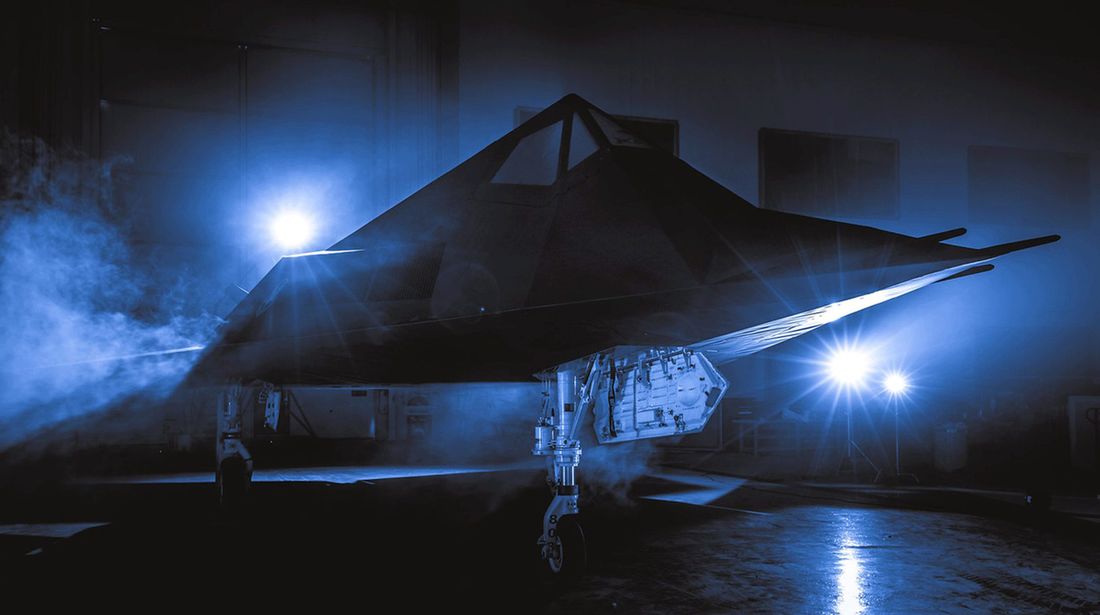 "Nighthawk Landing": Revelado processo de preparação do F-117 que será ...