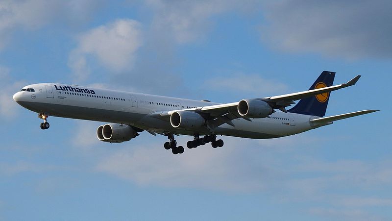 Mais um voo comercial começa e termina no país de origem, depois de 8 ...