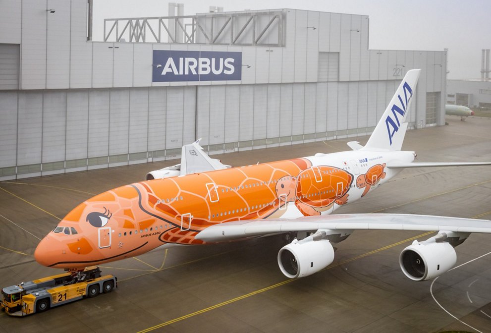 IMAGENS: Airbus apresenta terceira aeronave A380 da ANA com especial ...