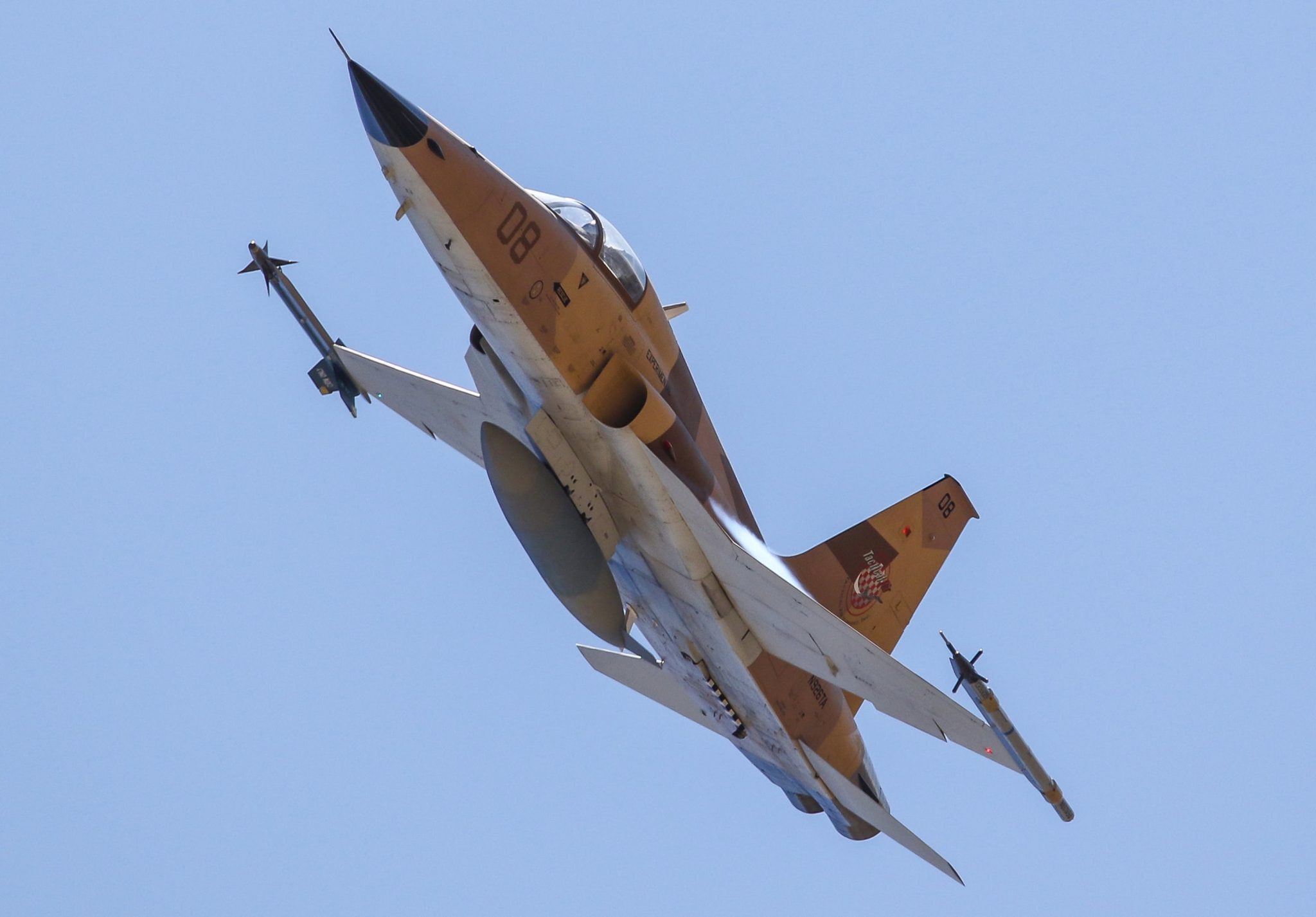 F-5 Agressors da Tactical Air estão voando com novos HMDs – Cavok Brasil
