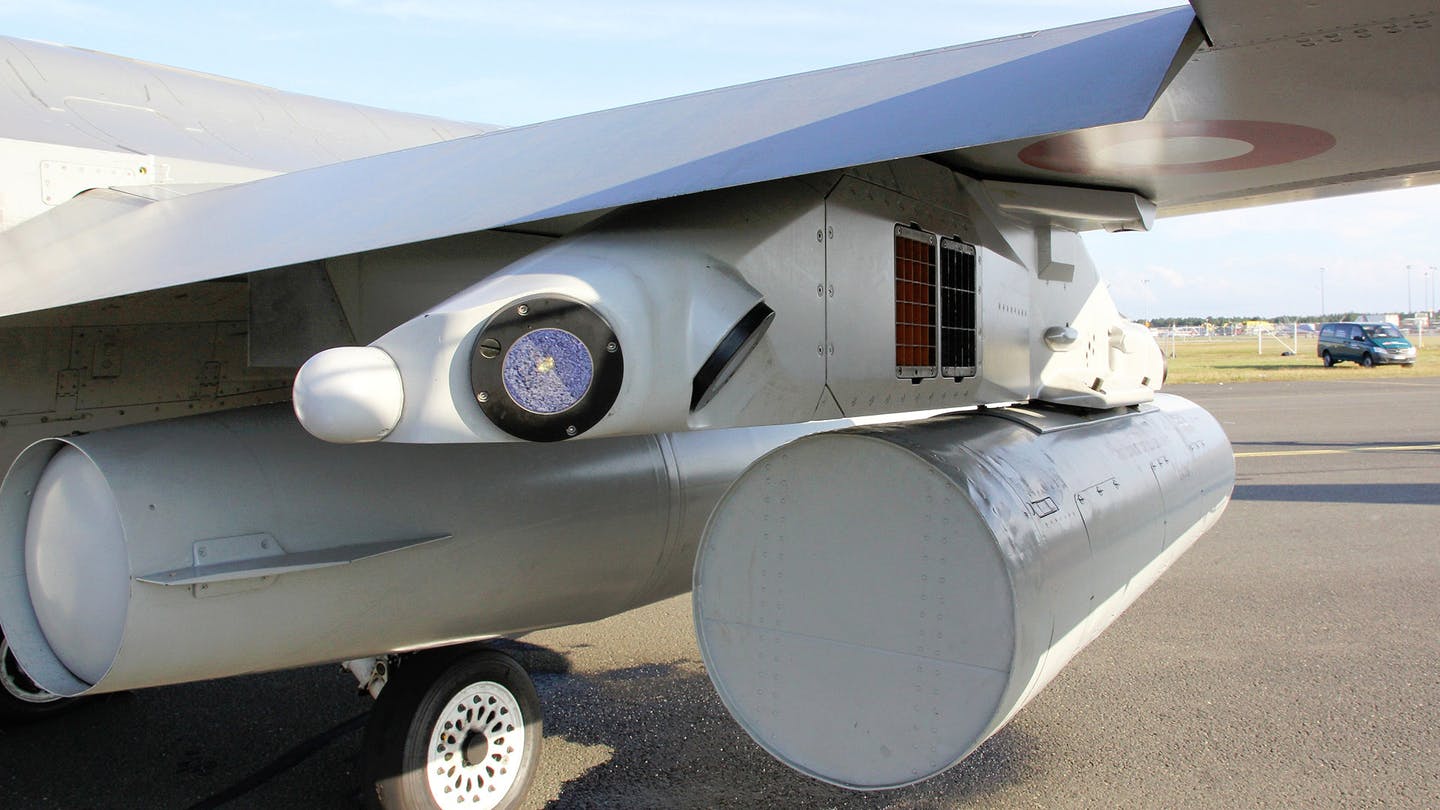 Elbit recebe contrato para instalar sistema de alerta de mísseis nos F ...