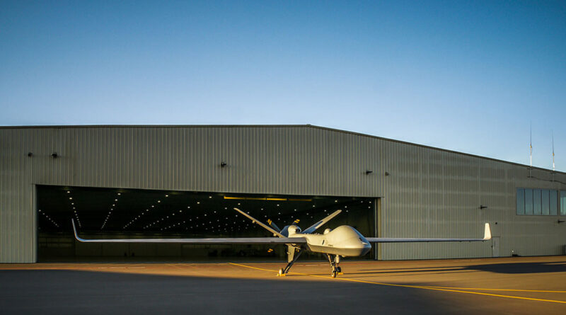 General Atomics apresenta primeiro RPA MQ-9B Protector na configuração ...