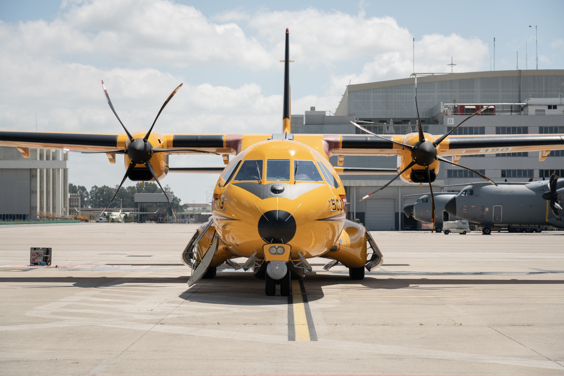 IMAGENS: Terceira aeronave CC-295 FWSAR do Canadá inicia voos de testes ...