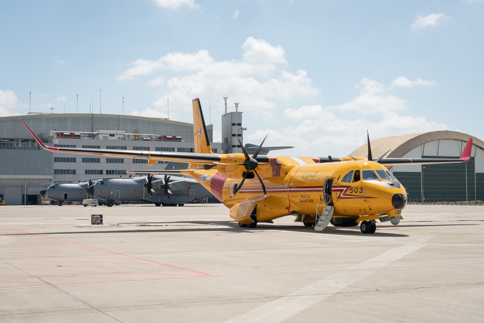 IMAGENS: Terceira aeronave CC-295 FWSAR do Canadá inicia voos de testes ...