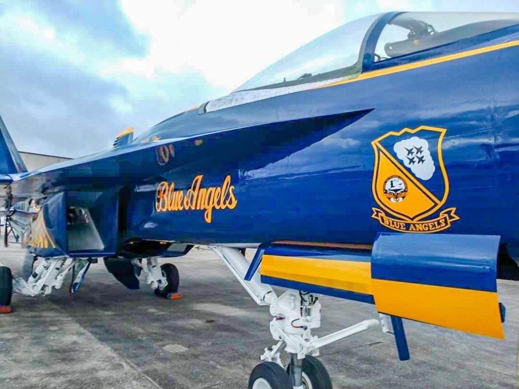 Divulgadas primeiras imagens do novo F/A-18E Super Hornet dos Blue ...