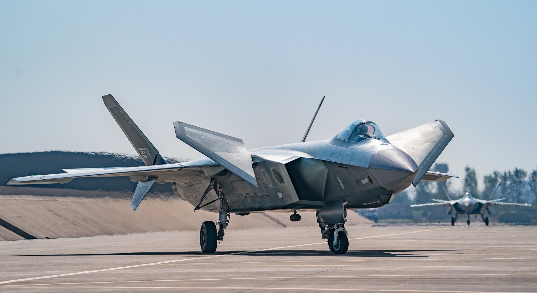 Caça Chengdu J-20 ganha prêmio de patente pelo design na China – Cavok ...