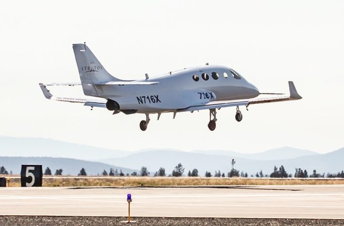 Voa o primeiro jatinho monomotor 716X da Stratos Aircraft – Cavok Brasil