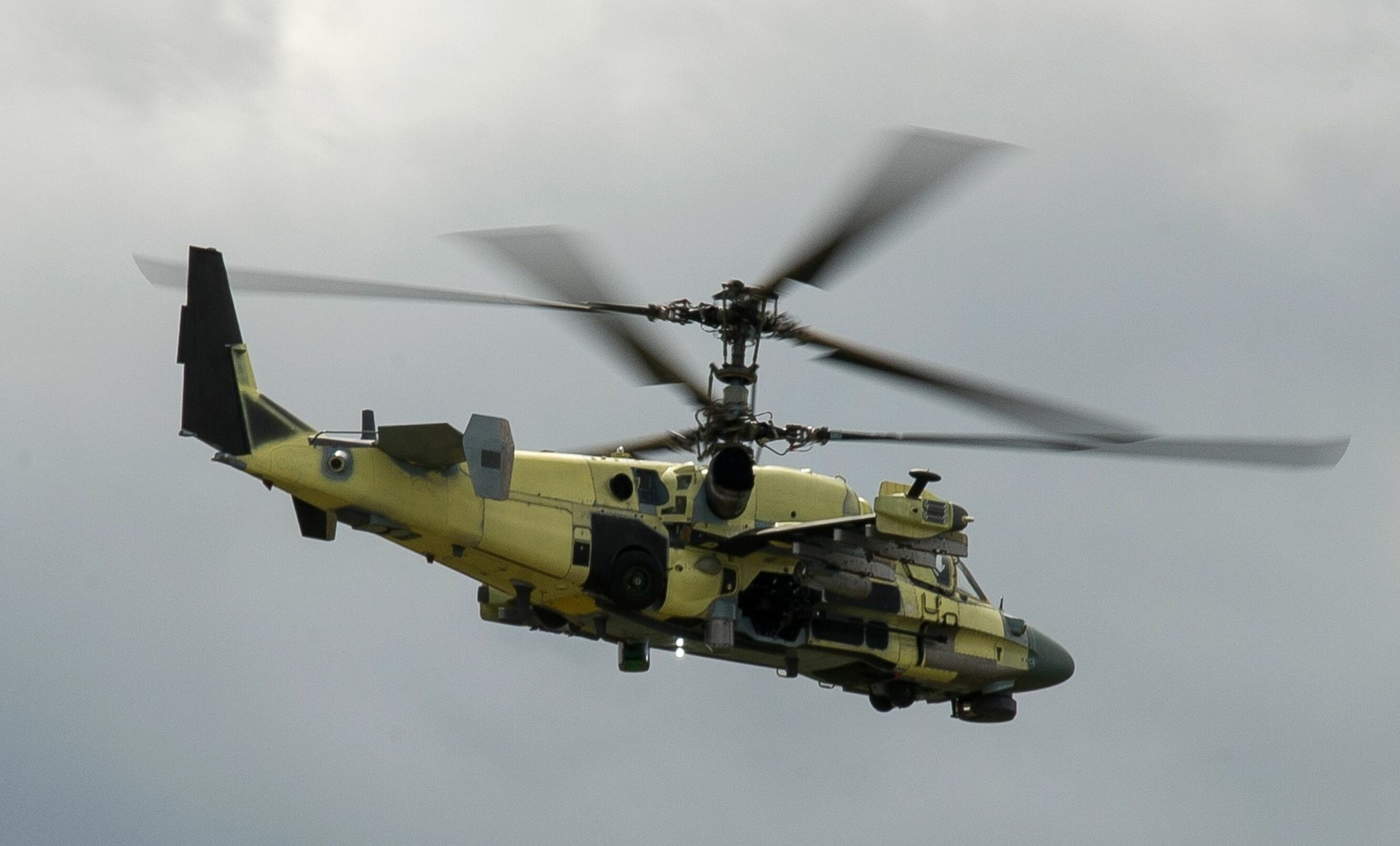 Voa o primeiro helicóptero russo modernizado Ka-52M – Cavok Brasil