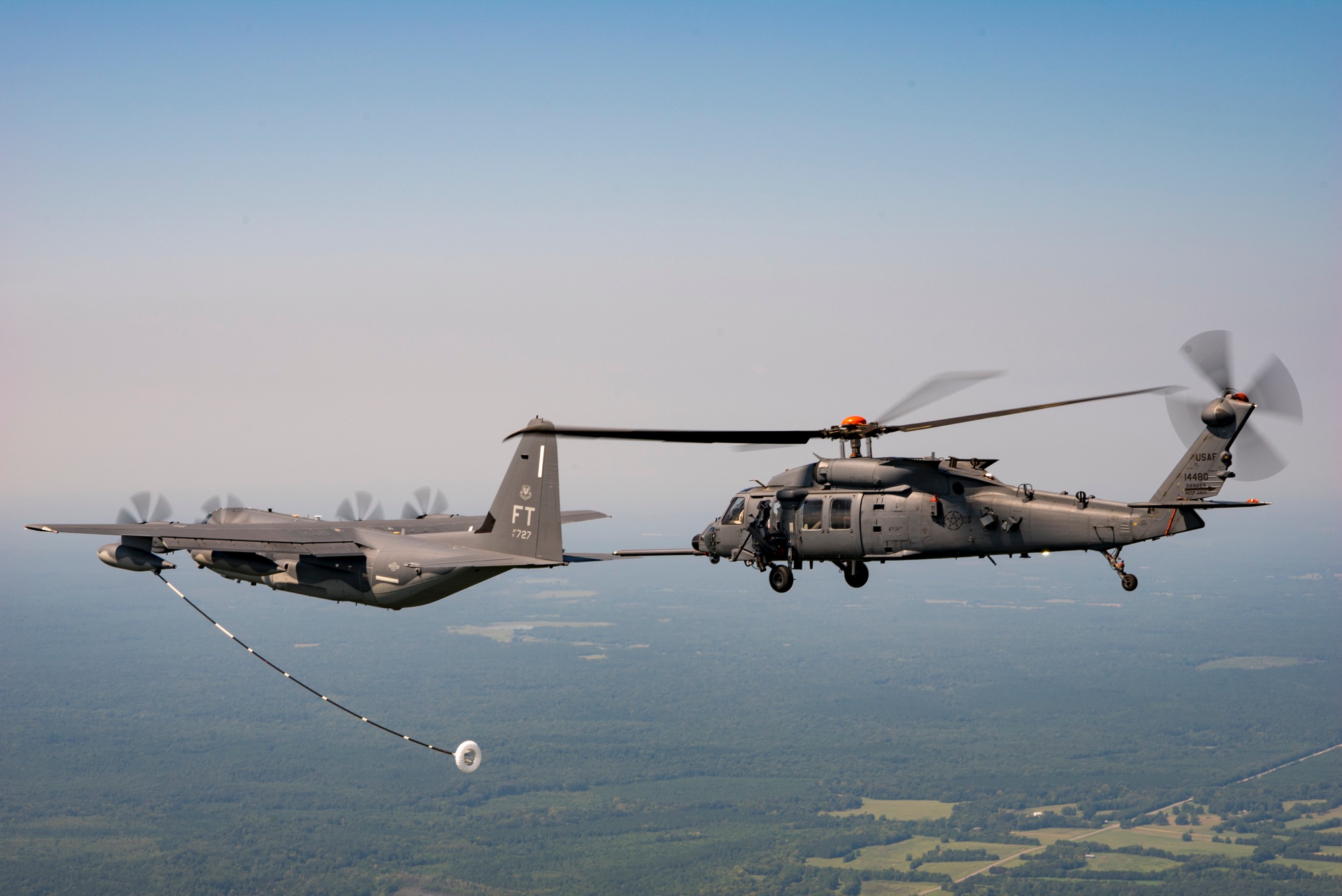 IMAGENS: Helicóptero HH-60W Jolly Green II inicia testes de ...