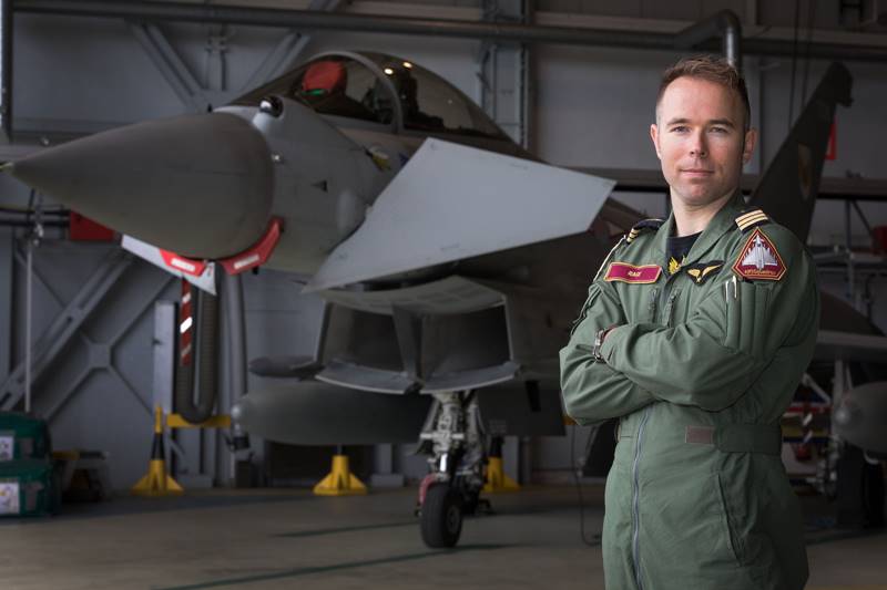 Piloto de caça da Força Aérea Francesa fala sobre sua experiência ao ...