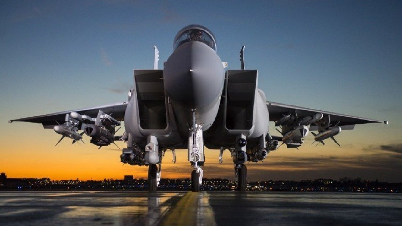 Boeing anuncia que aeronaves T-7A, F-15EX e AEW&C terão Sistemas de ...