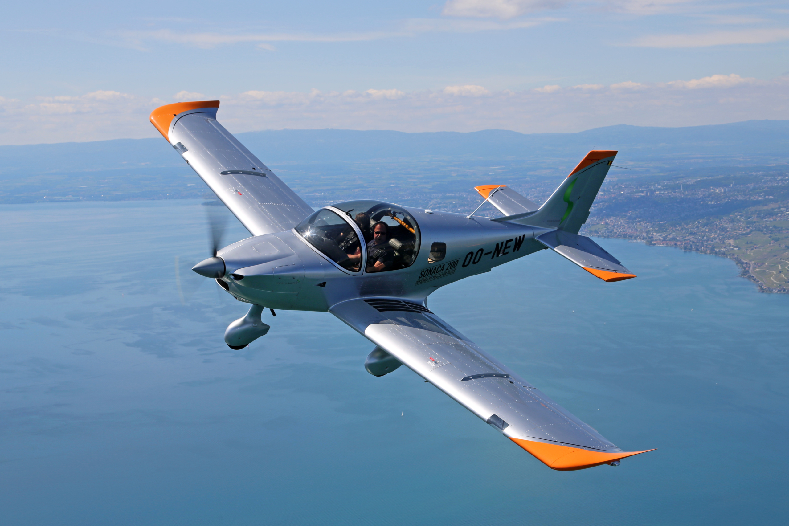 Monomotor Sonaca 200 recebe certificação SPHAIR da Força Aérea Suíça ...