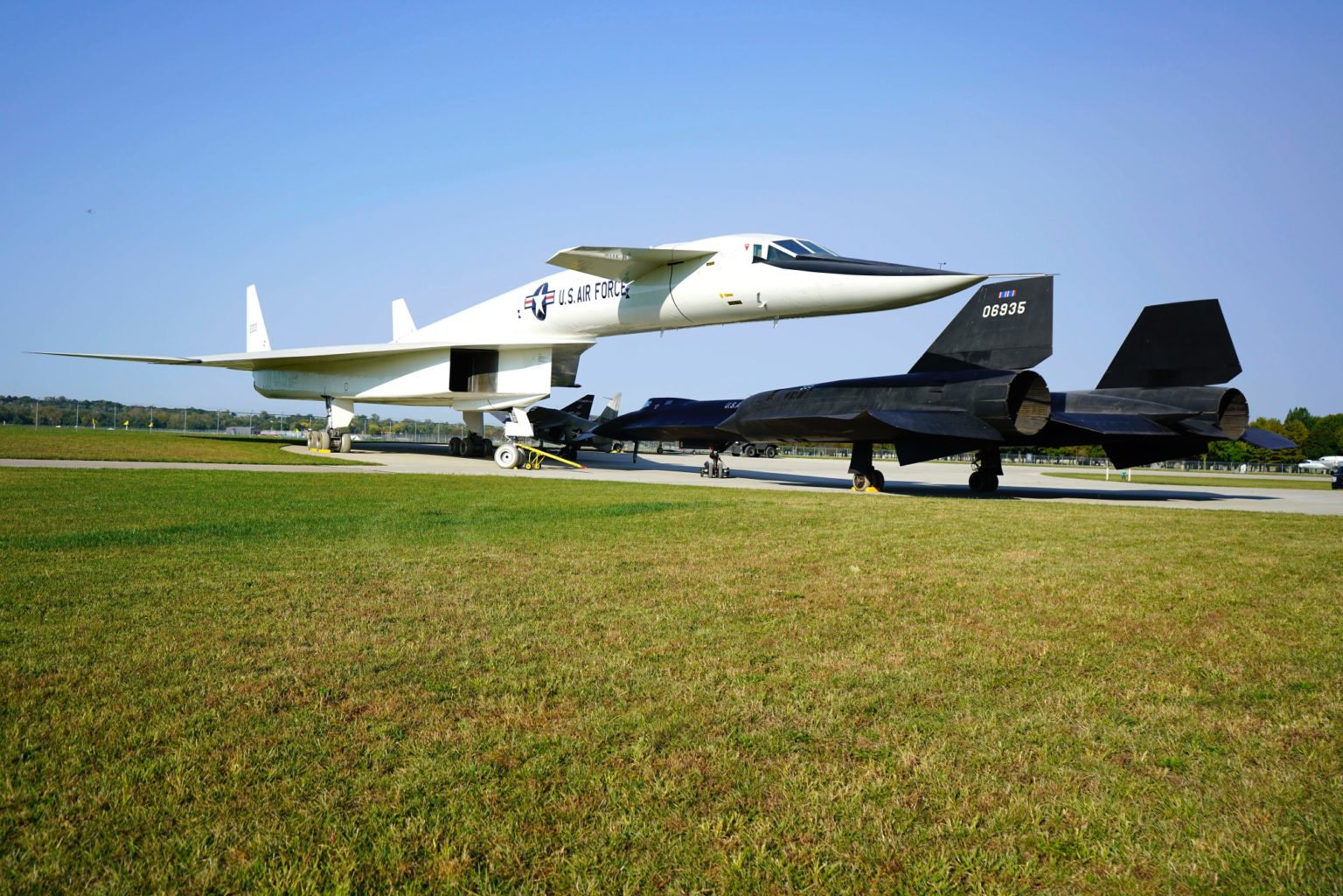 VÍDEO: Único bombardeiro supersônico XB-70 Valkyrie é retirado do hangar do museu da USAF ...