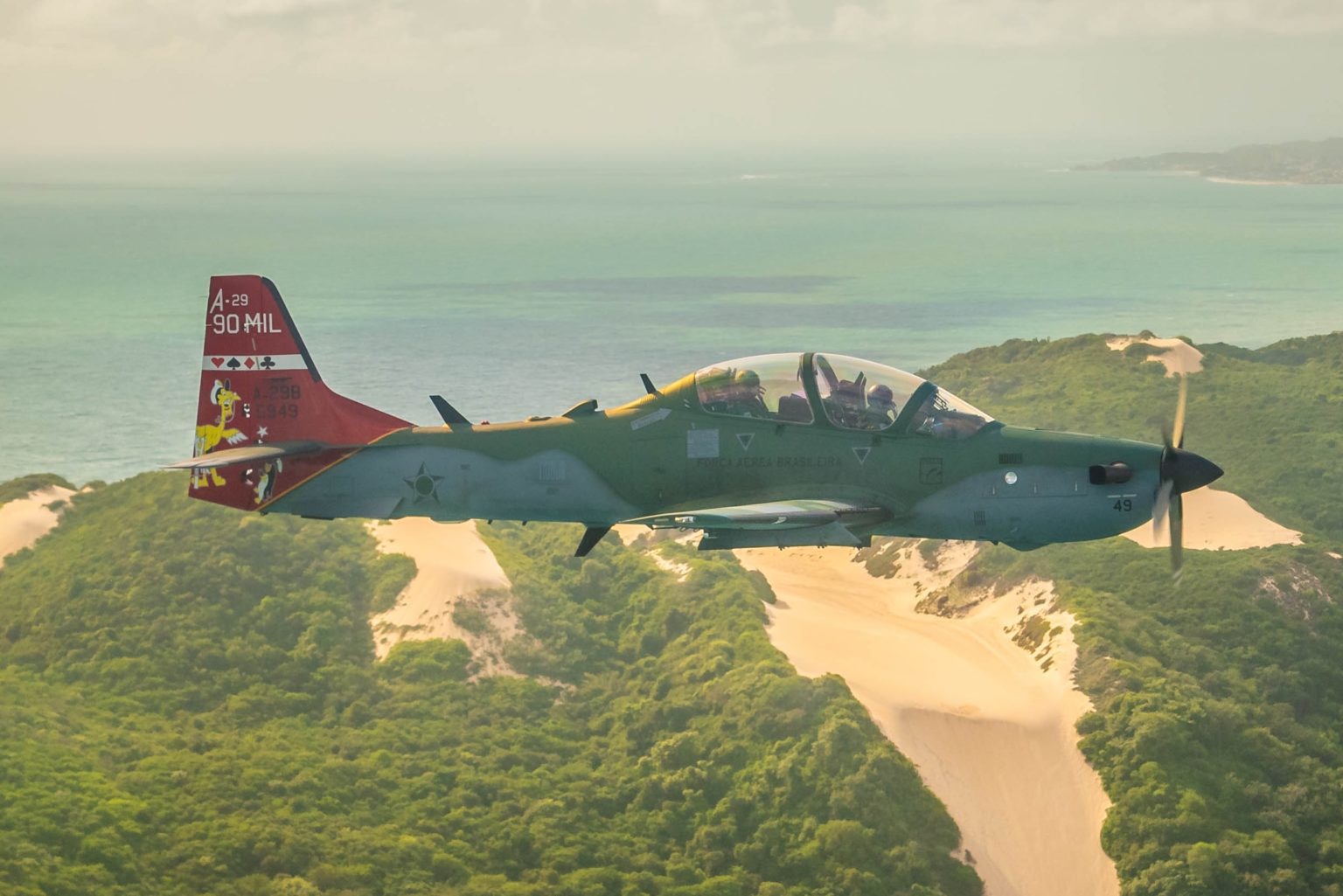 FAB divulga imagens e detalhes da marca de 90 mil horas de voo do ...