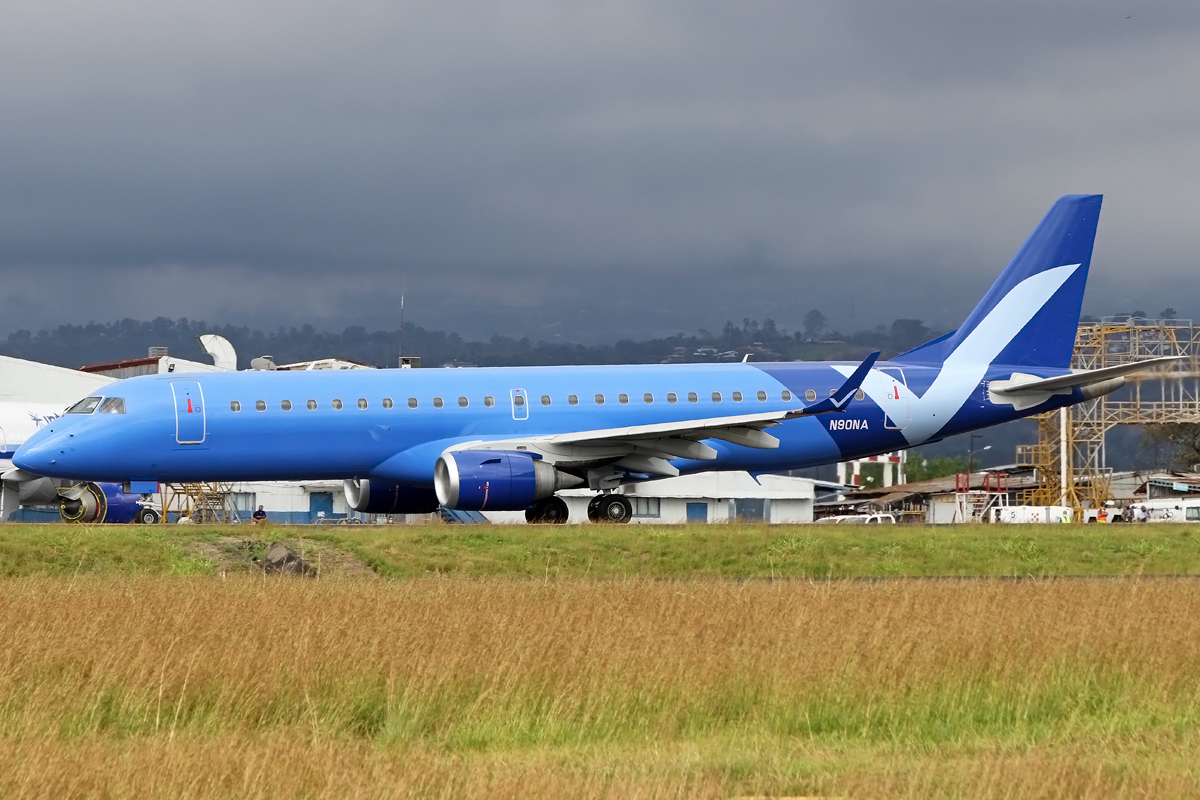 IMAGENS: Primeiro Embraer 190 (ex-Azul) da Breeze deixa a oficina de ...