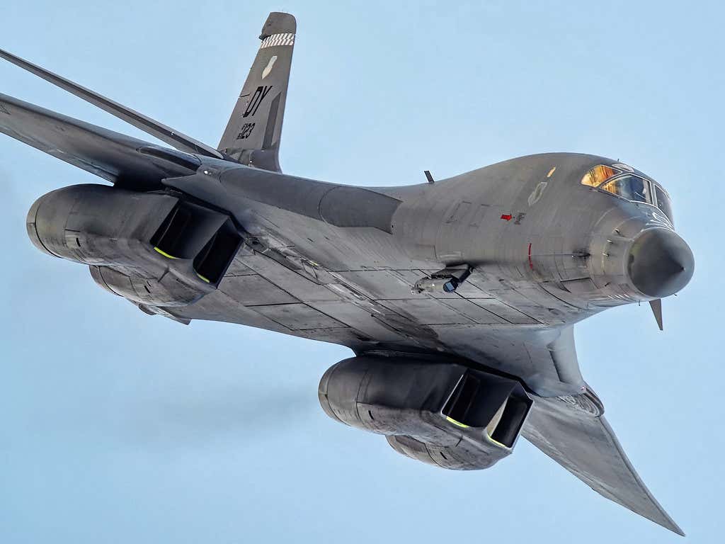 USAF: B-1s continuam na linha de frente, mas cada vez precisando de ...