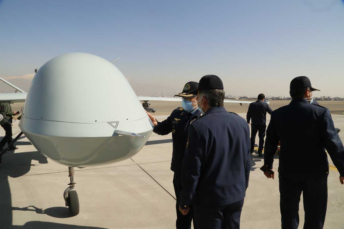 IMAGENS: Irã revela novo drone de vigilância e combate de longo alcance ...