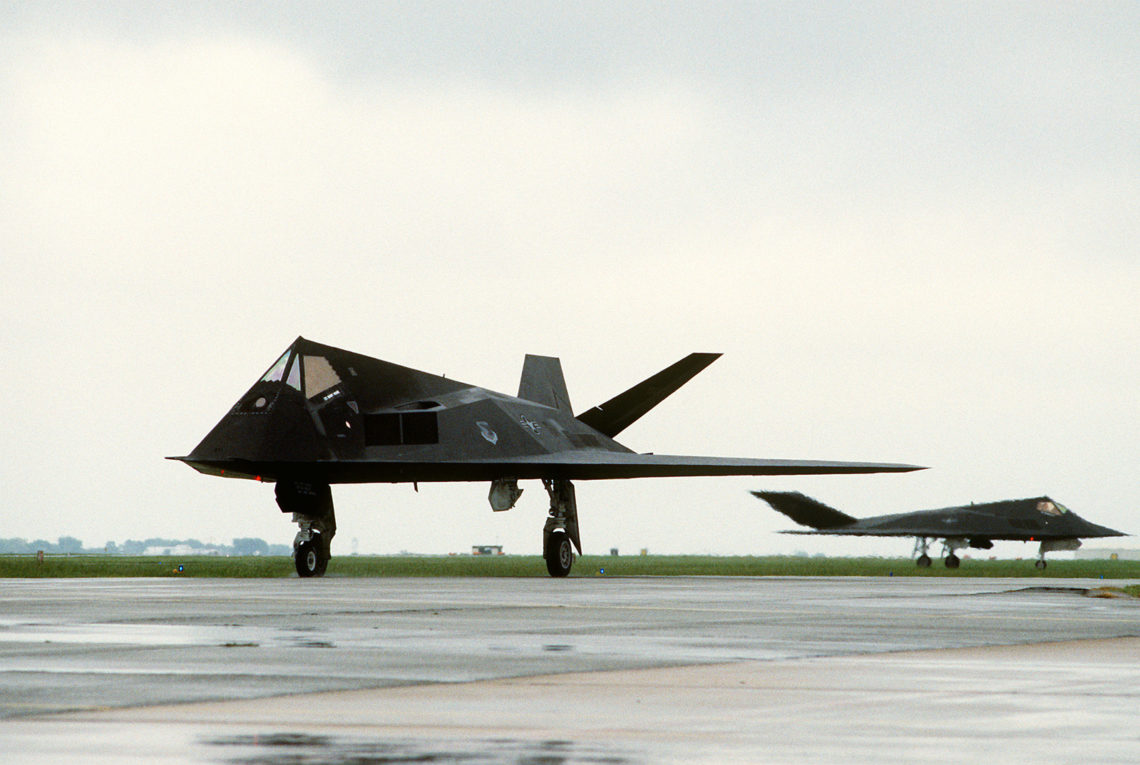 IMAGEM: Dois F-117 Nighthawks são avistados em voo sobre Los Angeles ...