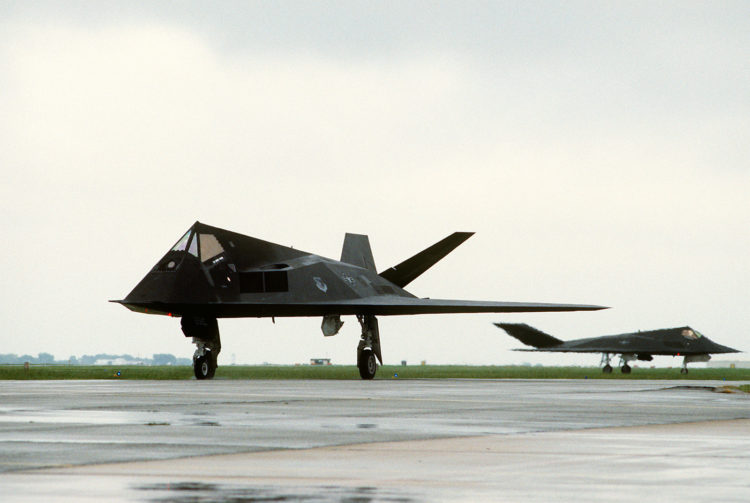 IMAGEM: Dois F-117 Nighthawks são avistados em voo sobre Los Angeles ...