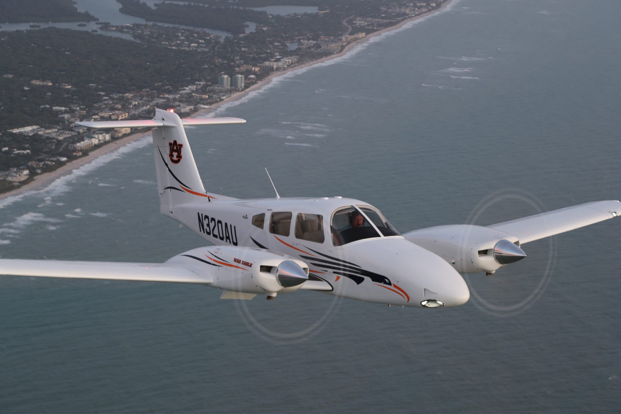 Piper celebra a fabricação da 1.000ª aeronave PA-44 Seminole – Cavok Brasil