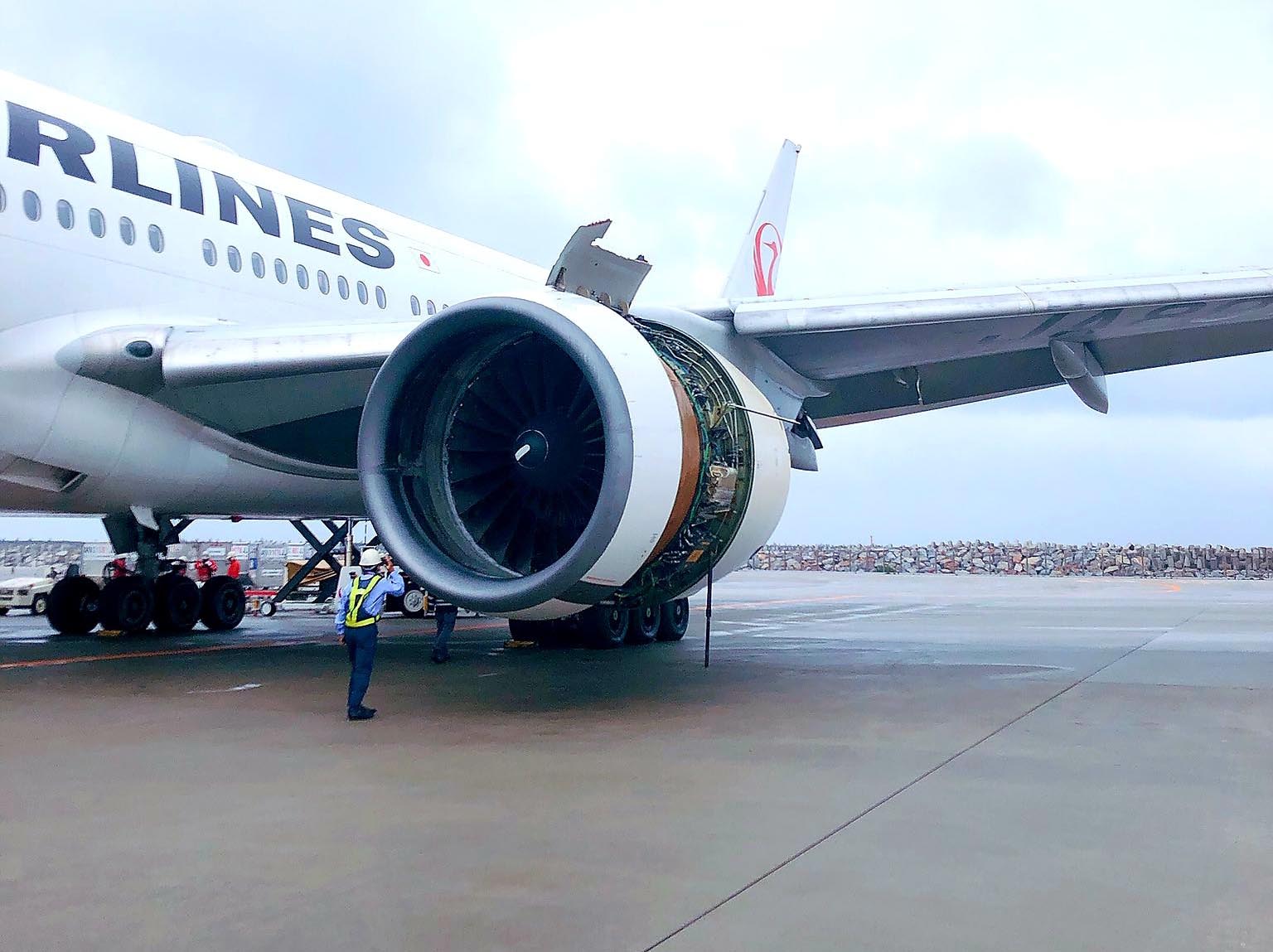 Japan Airlines aposenta antes do tempo seus Boeing 777 com motores ...