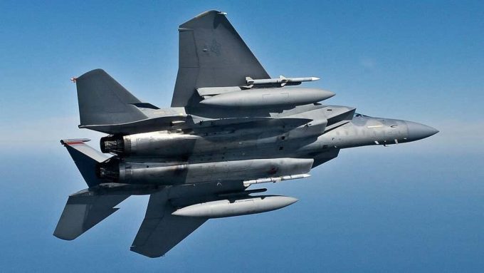 F-15C Eagle reivindica recorde de disparo de míssil ar-ar com AIM-120 ...