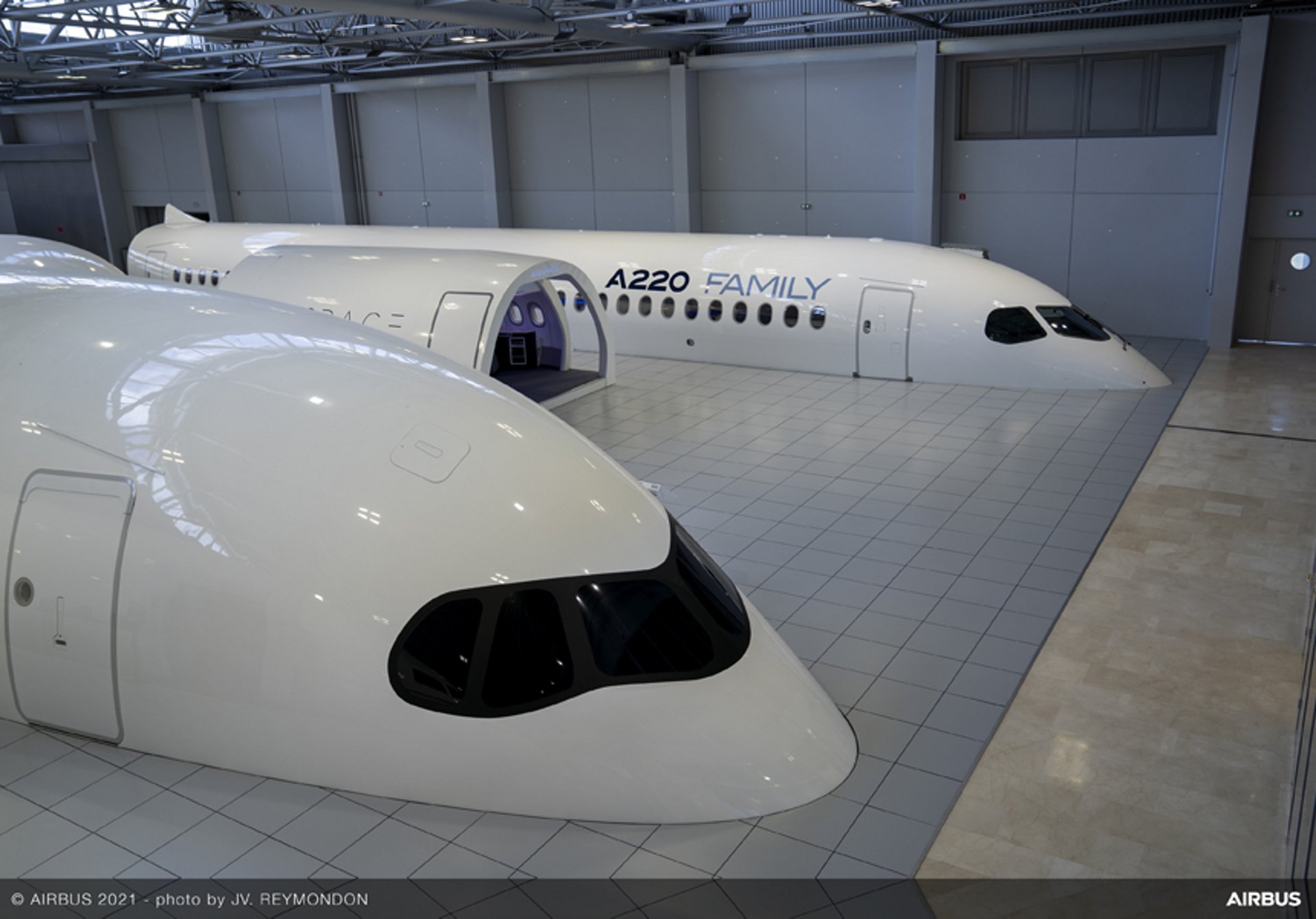 IMAGENS: Airbus revela seu novo demonstrador de cabine do A220 – Cavok ...