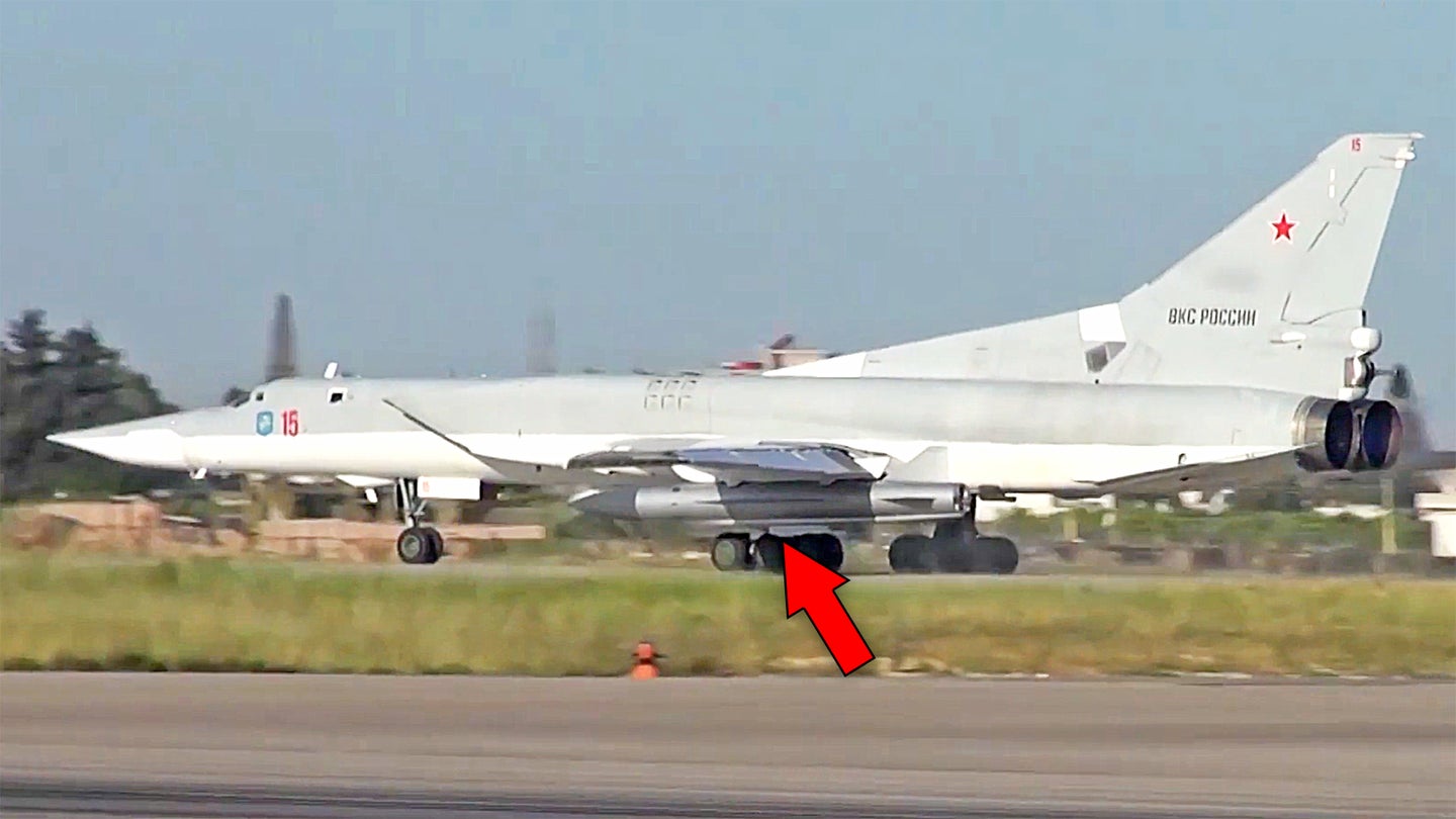VÍDEO: Bombardeiros russos Tu-22M3 armados com mísseis KH-32 sobrevoam ...