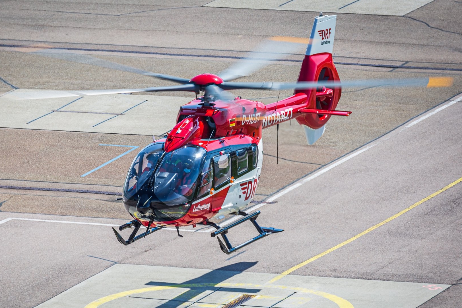 Airbus conclui o primeiro retrofit da versão H145 para rotor de cinco ...