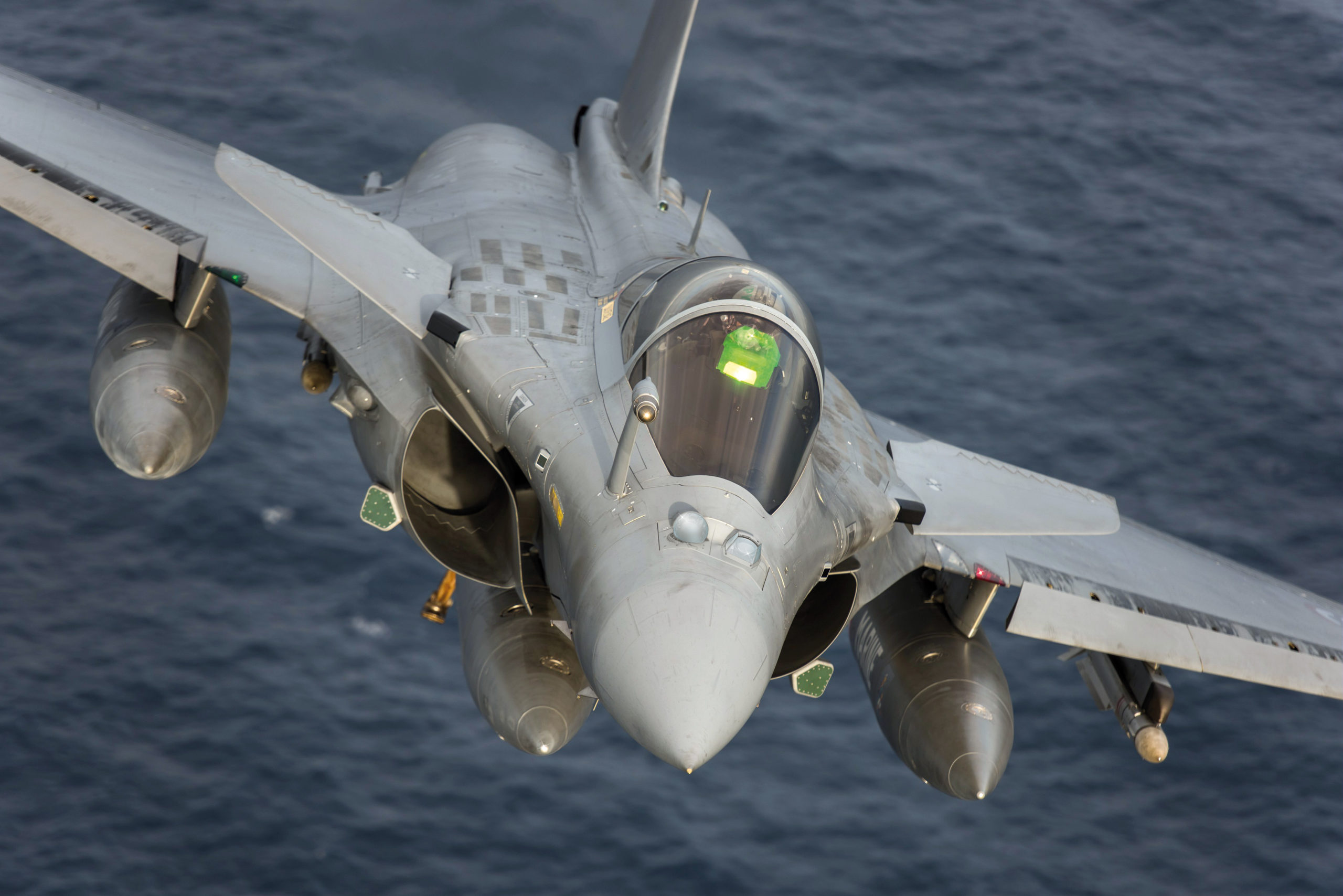 França encomenda HMDs e displays da Thales para seus caças Rafale ...