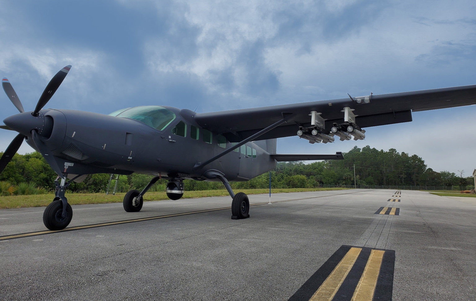 SOCOM quer quatro esquadrões de aeronaves ‘Armed Overwatch’, com um ...