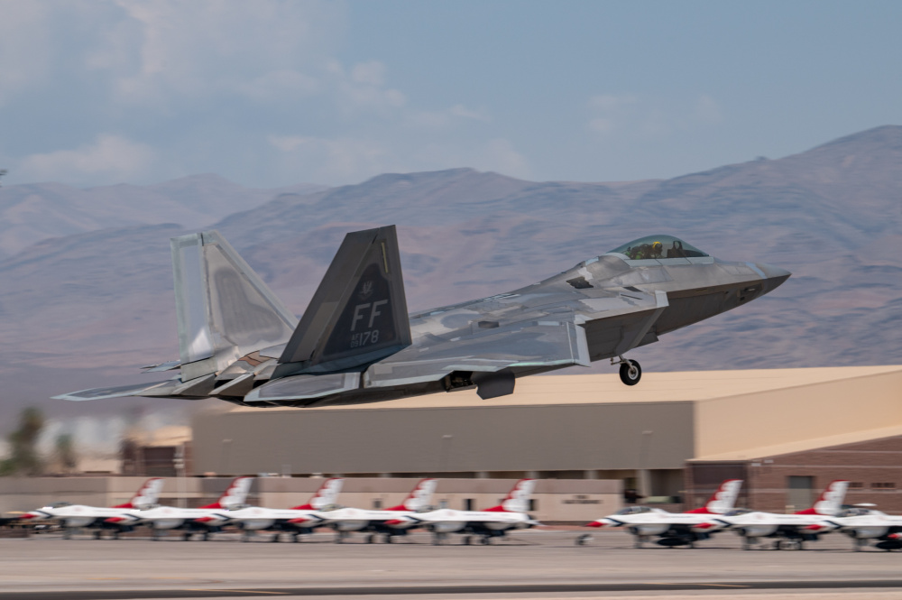 F-35 da USAF na primeira passagem como ‘agressor’ no Red Flag 21-3 ...