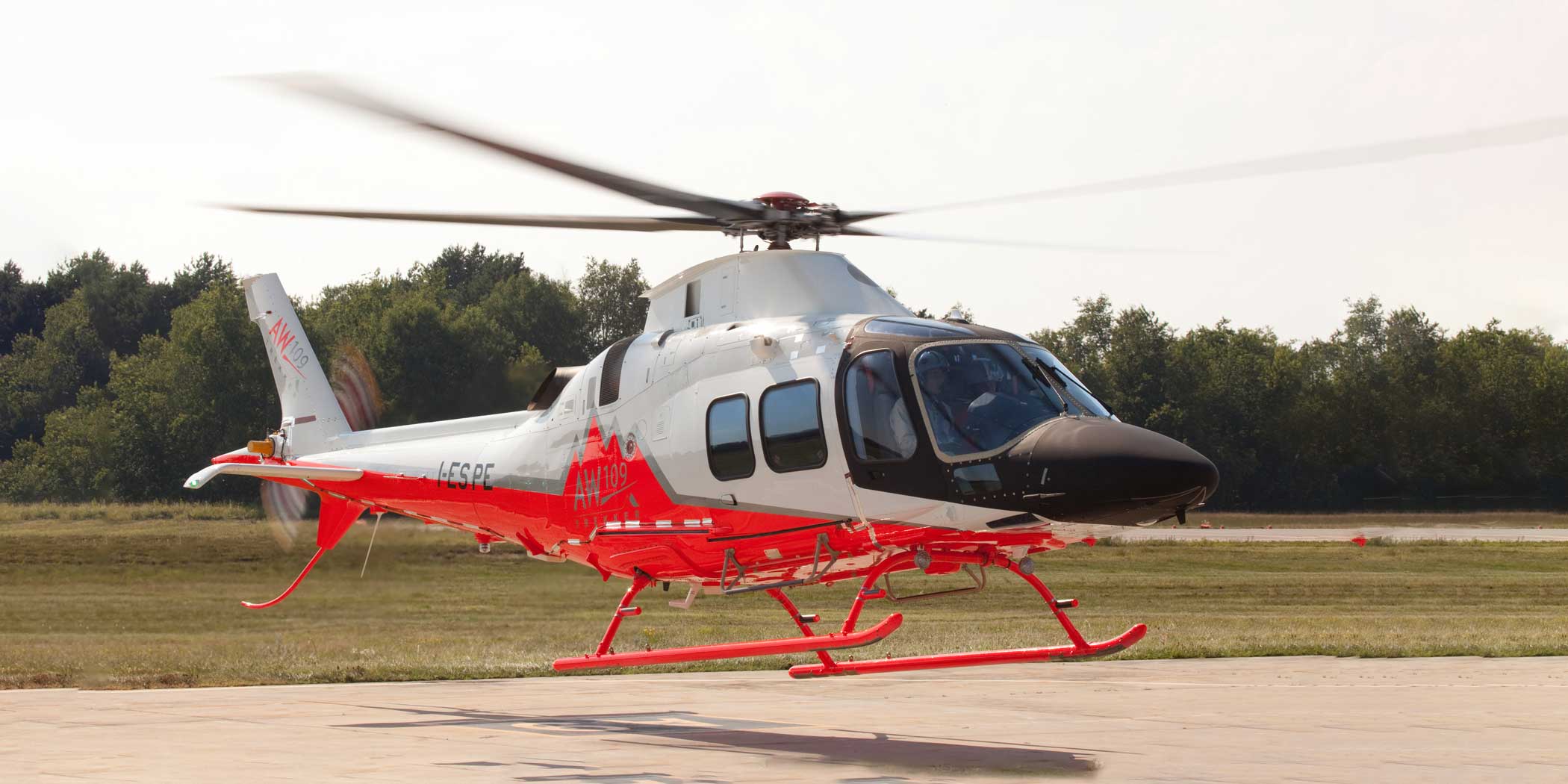 IMAGENS: Leonardo celebra 50 anos do primeiro voo do A109 – Cavok Brasil