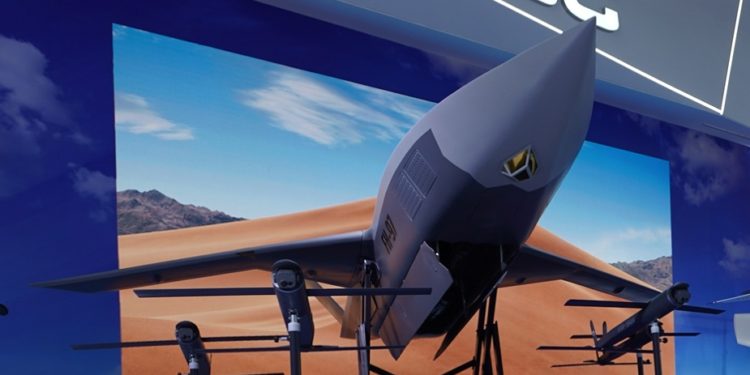 China revela FH-97, “clone” do ala leal Valkyrie