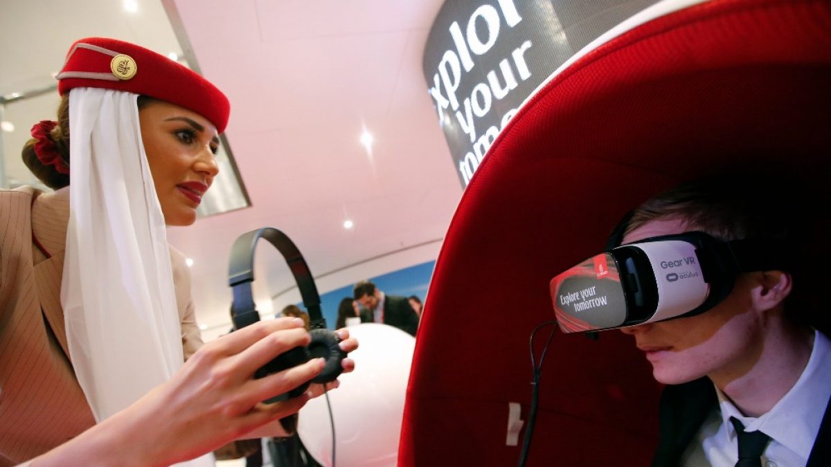 Passageiros podem explorar a cabine do Airbus A380 da Emirates via app ...