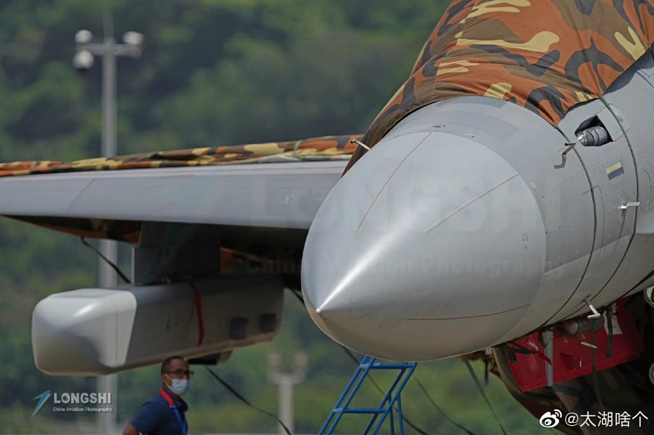 IMAGENS: Nova variante J-16D apresentado pela primeira vez no Airshow ...