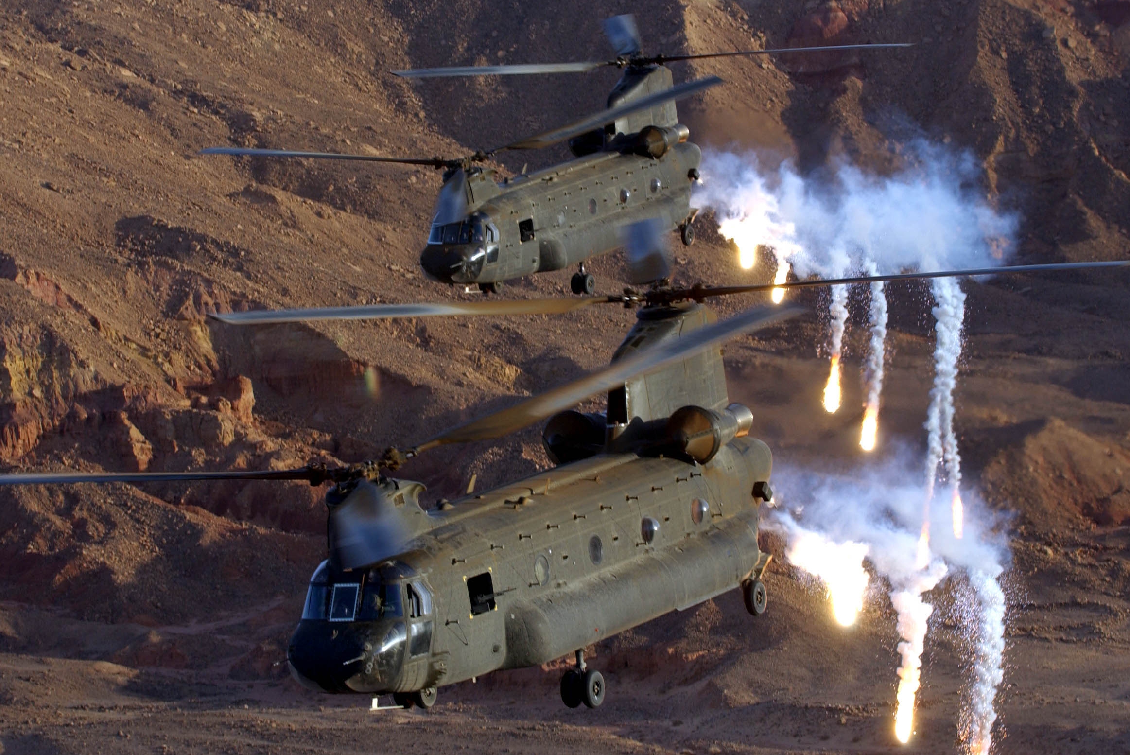 Boeing comemora 60 anos do primeiro voo do Chinook – Cavok Brasil