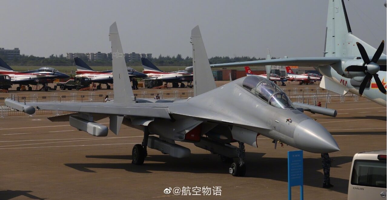 IMAGENS: Nova variante J-16D apresentado pela primeira vez no Airshow ...