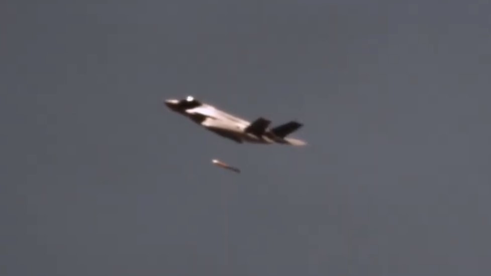 VÍDEO: F-35A da USAF lançando a bomba nuclear B61-12 em teste recente ...