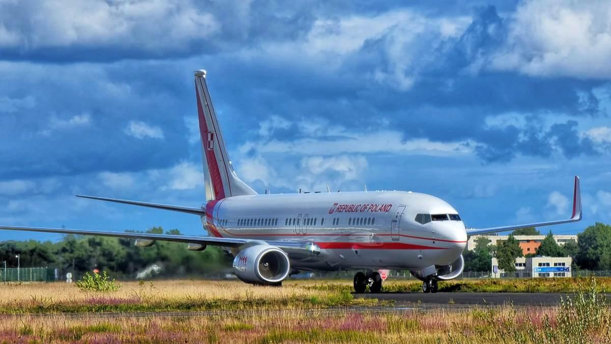 Polônia recebe o seu primeiro novo Boeing 737-800 BBJ2 para transporte ...