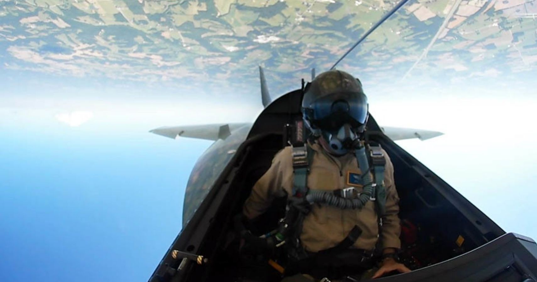 Jato T-7 Red Hawk de produção se aproxima do primeiro voo – Cavok Brasil