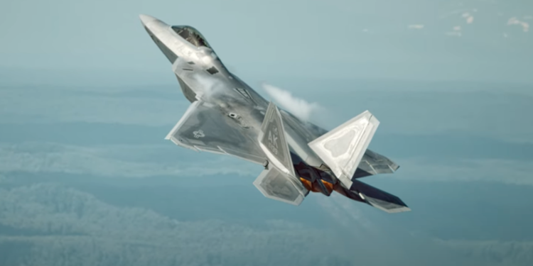 Vale a pena ver este espetacular vídeo do F-22 Raptor em super câmera lenta
