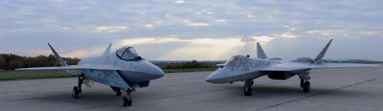 IMAGENS: Su-75 e Su-57E ficam lado a lado e mostram que o Checkmate não ...