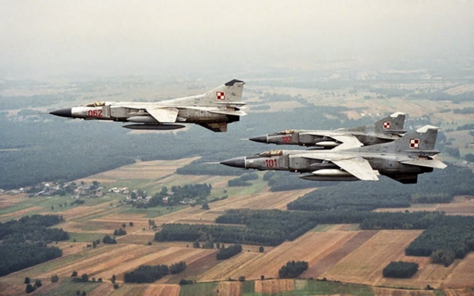 Caças MiG-23 estão sendo restaurados de volta à condição de voo nos EUA ...