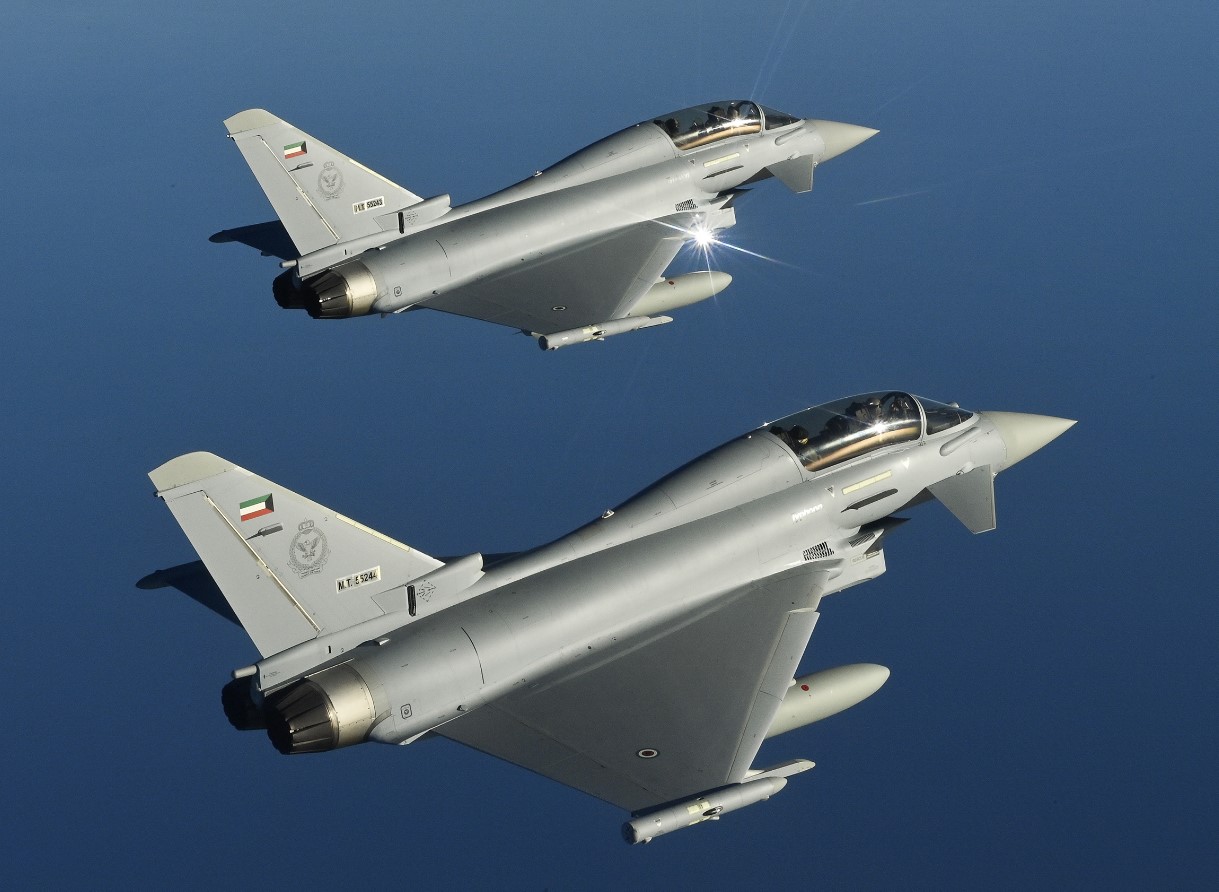 IMAGENS: Kuwait dá as boas-vindas aos dois primeiros Eurofighters ...