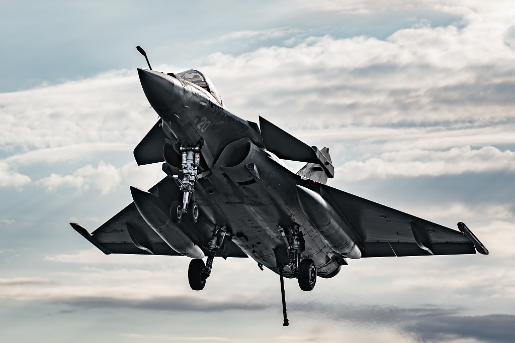 Rafale-M é testado com sucesso na Índia para operar no porta-aviões INS ...