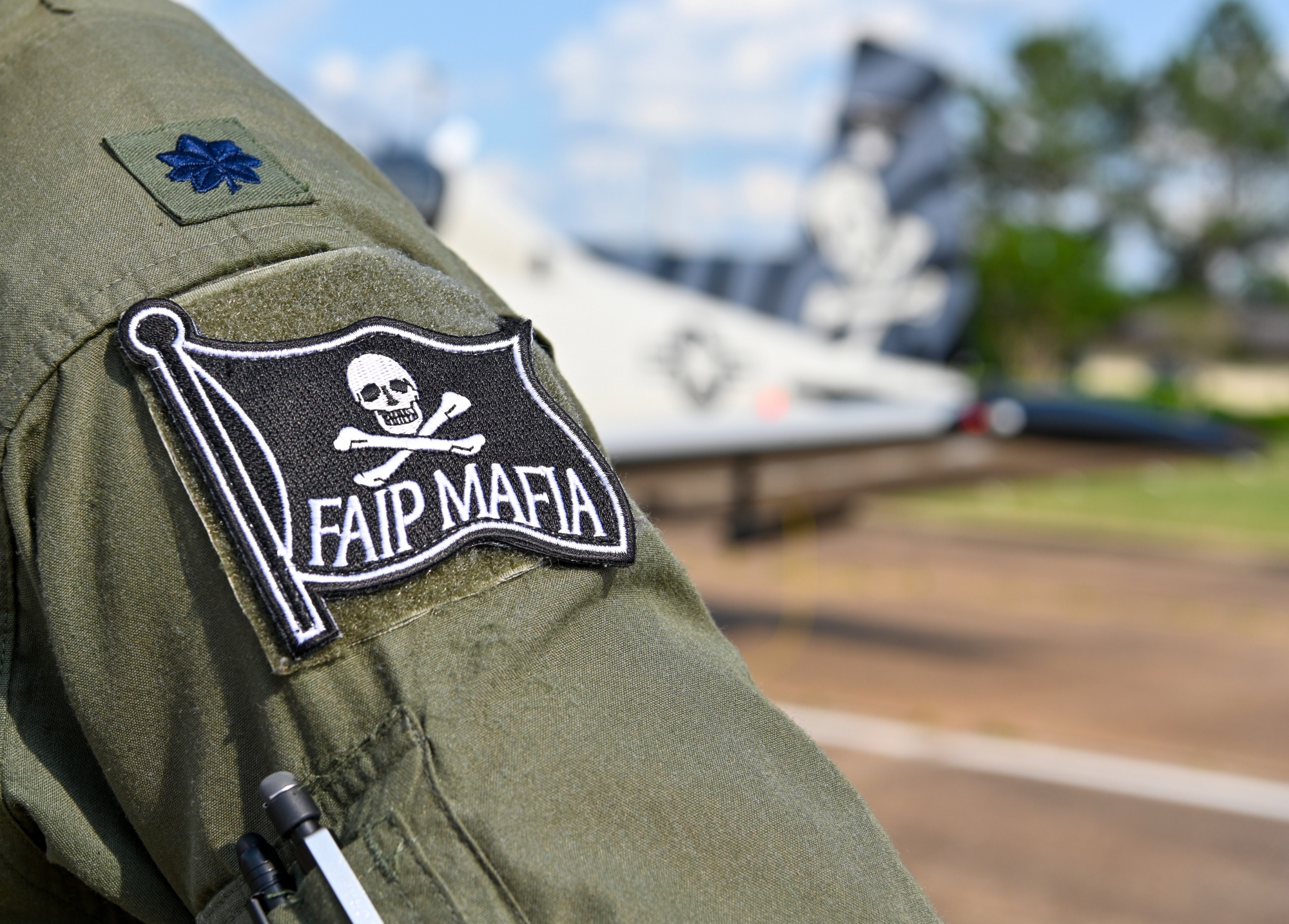 IMAGENS: T-6 Texan II da USAF com pintura ‘Jolly Rogers’ – Cavok Brasil