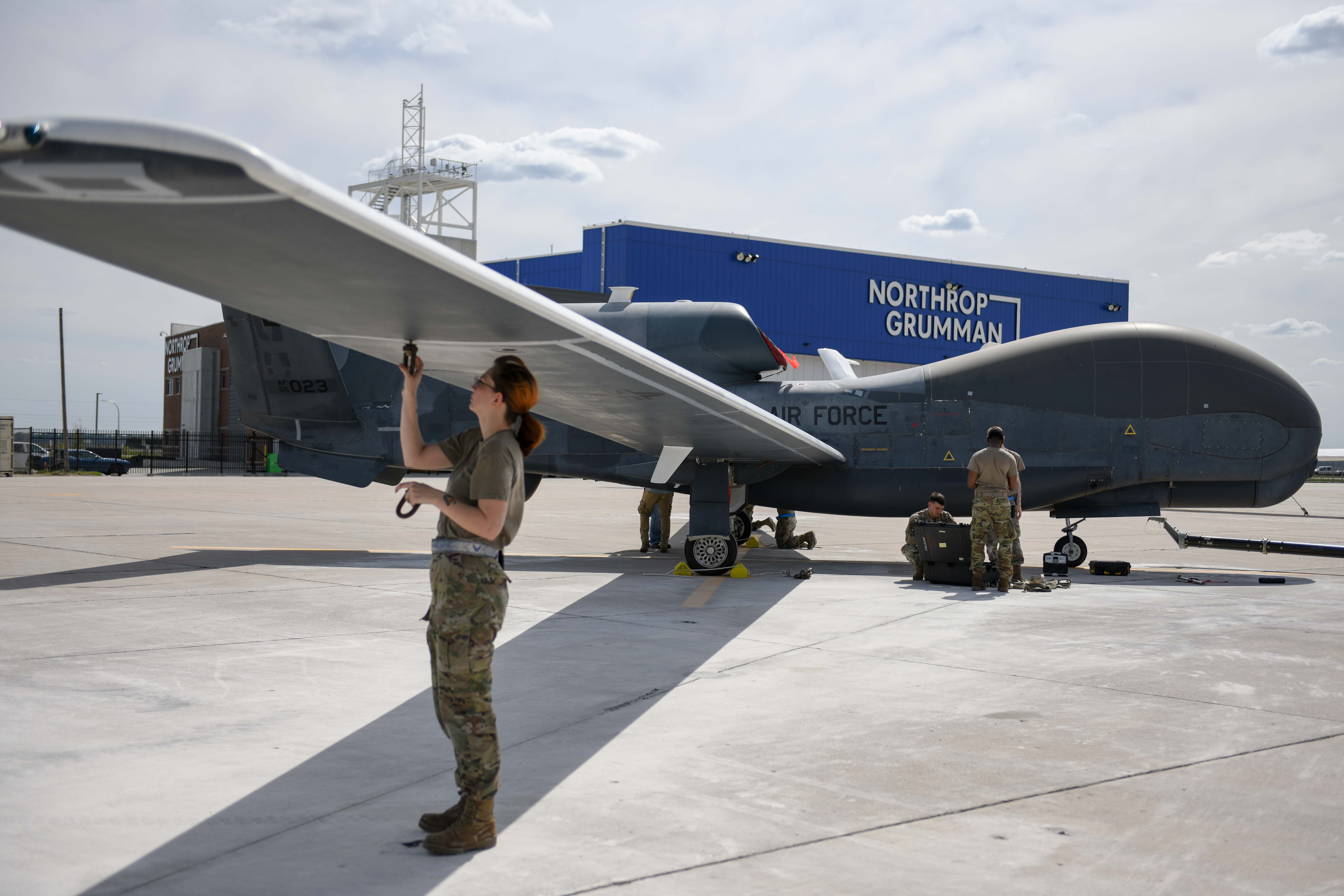 Força Aérea dos EUA aposenta seus primeiros RQ-4 Global Hawk Block 30 ...