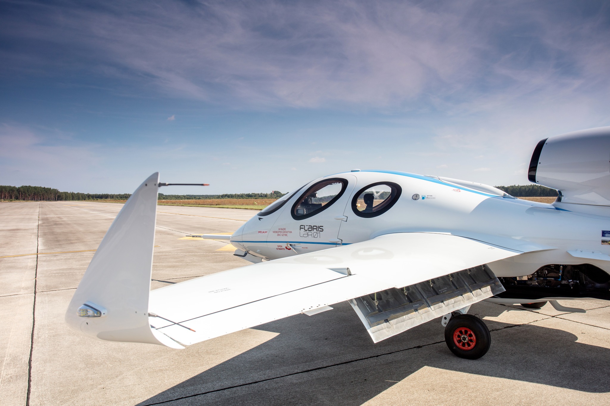 Metal Master prepara-se para colocar em voo a 2ª aeronave de teste ...